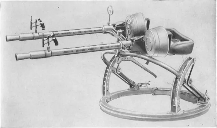 Am Schied vun de Groussmuechten. Aviatioun Maschinnegewierer Madsen M1927