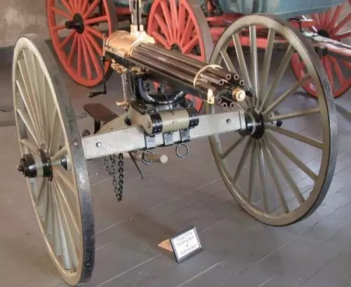 Gatling mitralese, 1876 -as modell. Fort Laramie, Wyoming, Egyesült Államok.