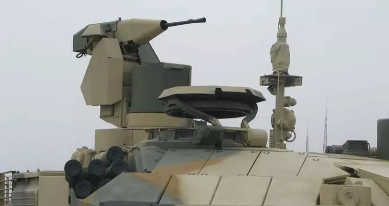 古いタイトルを持つ新しいタンク - T-90SSタグリング。ロシア