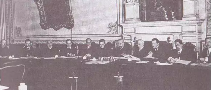 Behin-behineko gobernua, 1917 | Argazkia: istmira.com