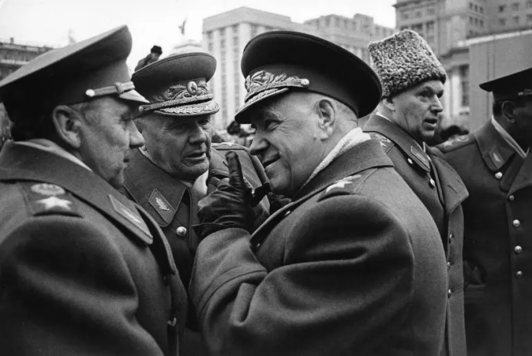 Allmänt A.P. BELOBOROV O Marshal G.K. Zhukov