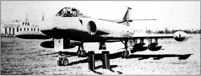 Nasinati ang mga fighter-bombers nga FFA P-16 Düsenstorch. Switzerland Bahin 4