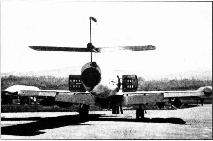 Diyaarado dagaal oo khibrad leh FFA P-16 Düsenstorch. Switzerland Qeybta 2aad