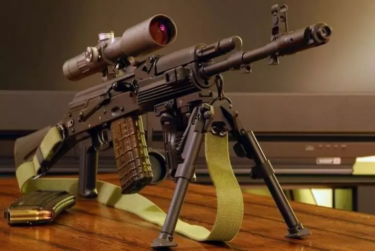 Automaatne masin AK-308 Caliber 7,62x51 mm