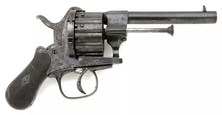 Umjikelo we-12 weLefosche hairpin revolver