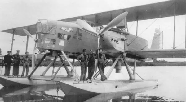 Multipurpose Float Seaplane Lioré-et-Olivier Leo H-258 på vannet