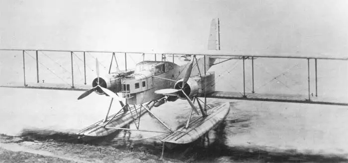 Ang Multipurpose Float Seaplane Lioré-et-olivier leo h-257bis sa tubig