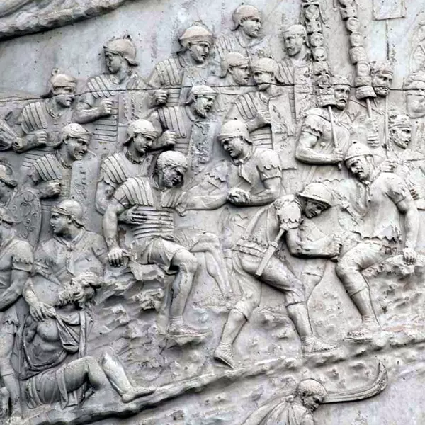 L-ordinarji tal-kapsars jipprovdu għajnuna lill-midruba. Bas-relief fuq il-Kolonna ta ’Trajan, Ruma