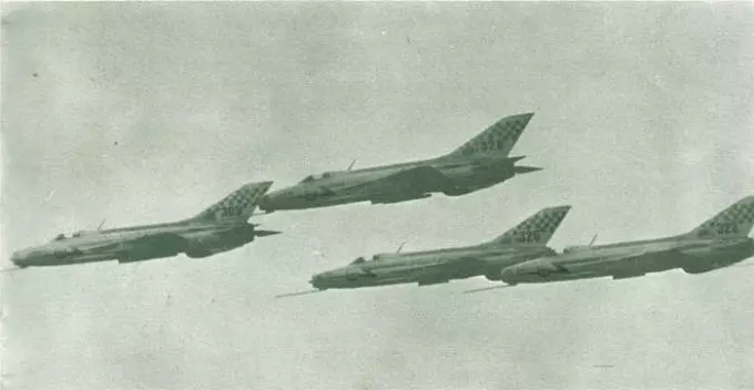 Hawks nyekundu. Historia ya utumiaji wa wapiganaji wa MiG-21 katika Kikosi cha Hewa cha Royal Canada. Sehemu ya 3