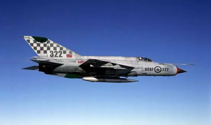 Hawks nyekundu. Historia ya utumiaji wa wapiganaji wa MiG-21 katika Kikosi cha Hewa cha Royal Canada. Sehemu ya 3