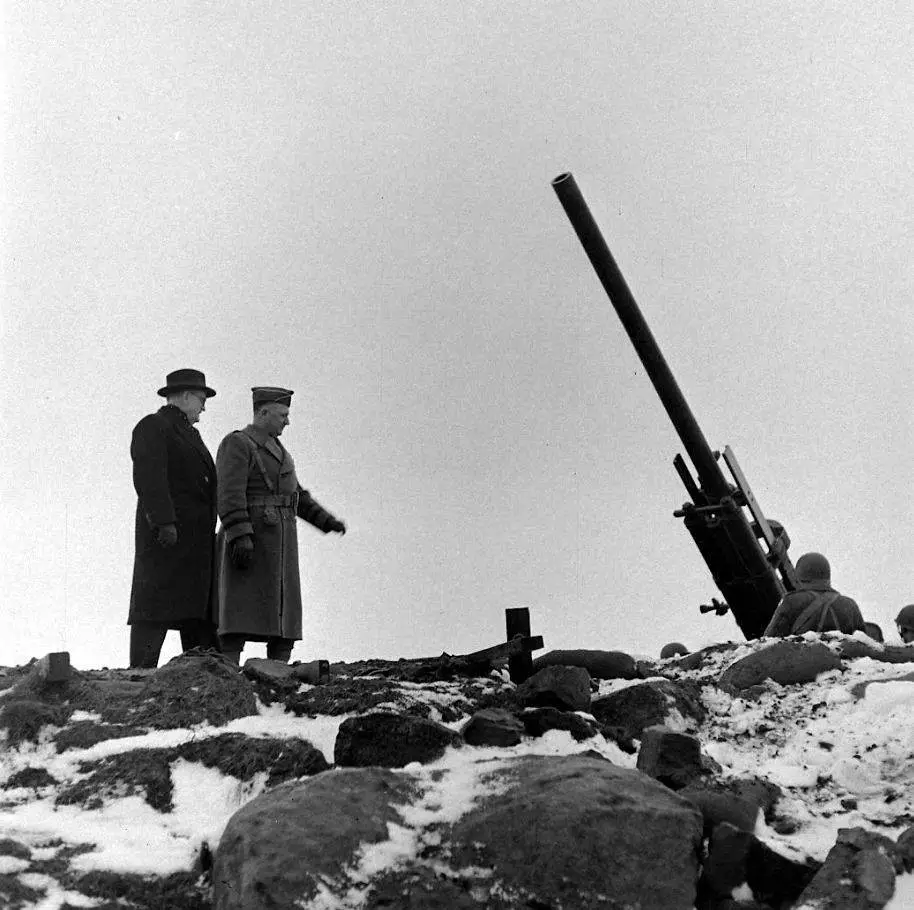 1943-44. Americans in Iceland