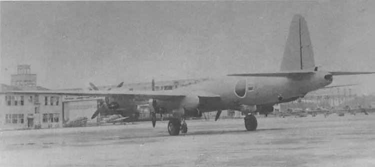 Bombardero pesado experimentado Nakajima G8N1 Renzan (中 島 G8N1 連山). Japón