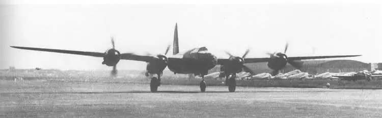 Bombardero pesado experimentado Nakajima G8N1 Renzan (中 島 G8N1 連山). Japón