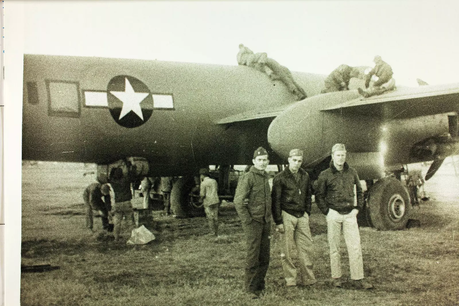 Tapasztalt nehézbombázó Nakajima G8N1 Renzan (中 島 G8N1 連山). Japán