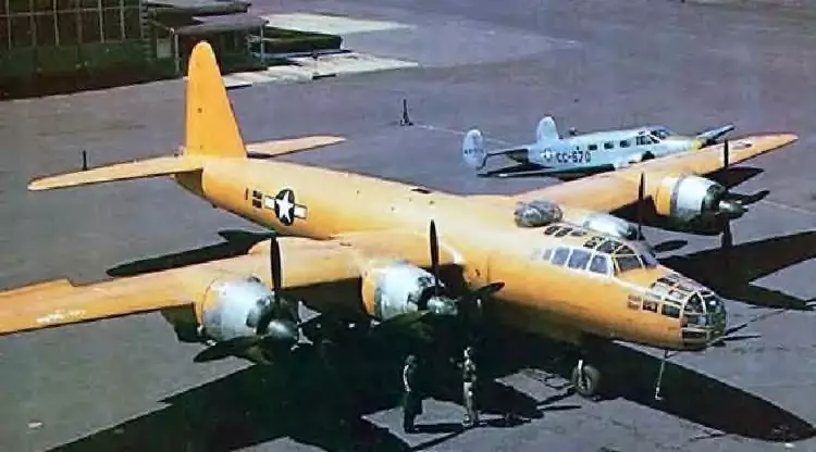 Bombardero pesado experimentado Nakajima G8N1 Renzan (中 島 G8N1 連山). Japón