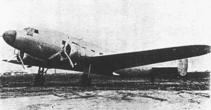 Avion de passagers expérimenté P.Z.L.44 Wicher. Pologne