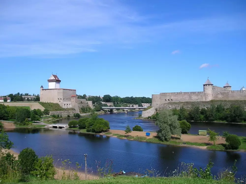 Narva və İvangorod. photogoroda.com