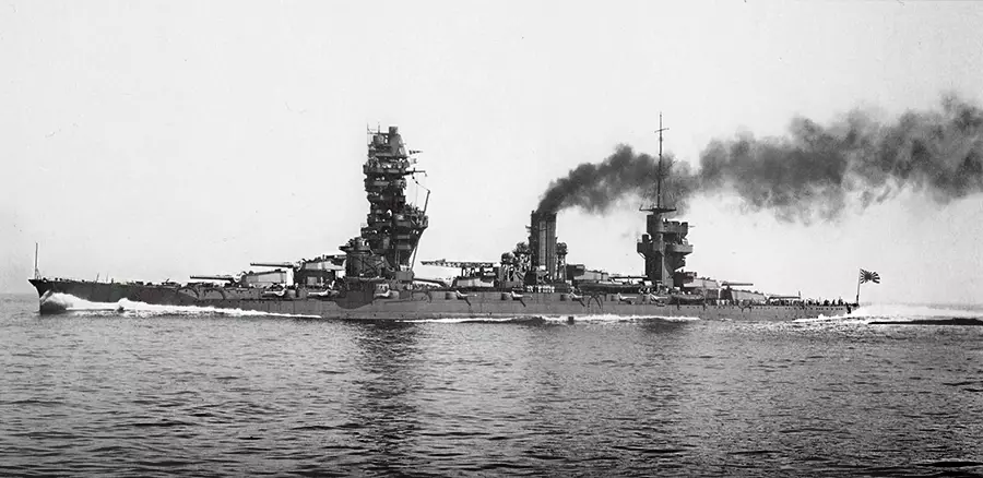 Battleship Fuso pada tes setelah modernisasi pada tahun 1933