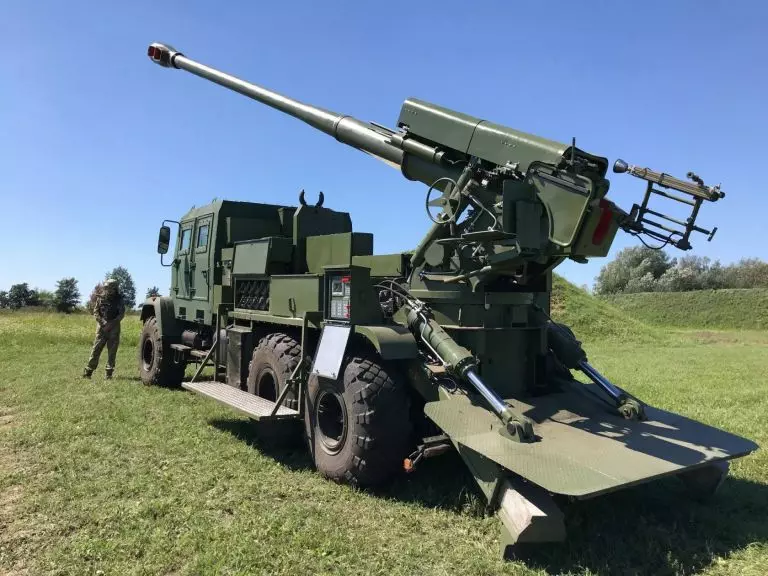 NATO bidean. Ukrainako 155 mm-ko Auto-propultsatutako Gabonak 2C22