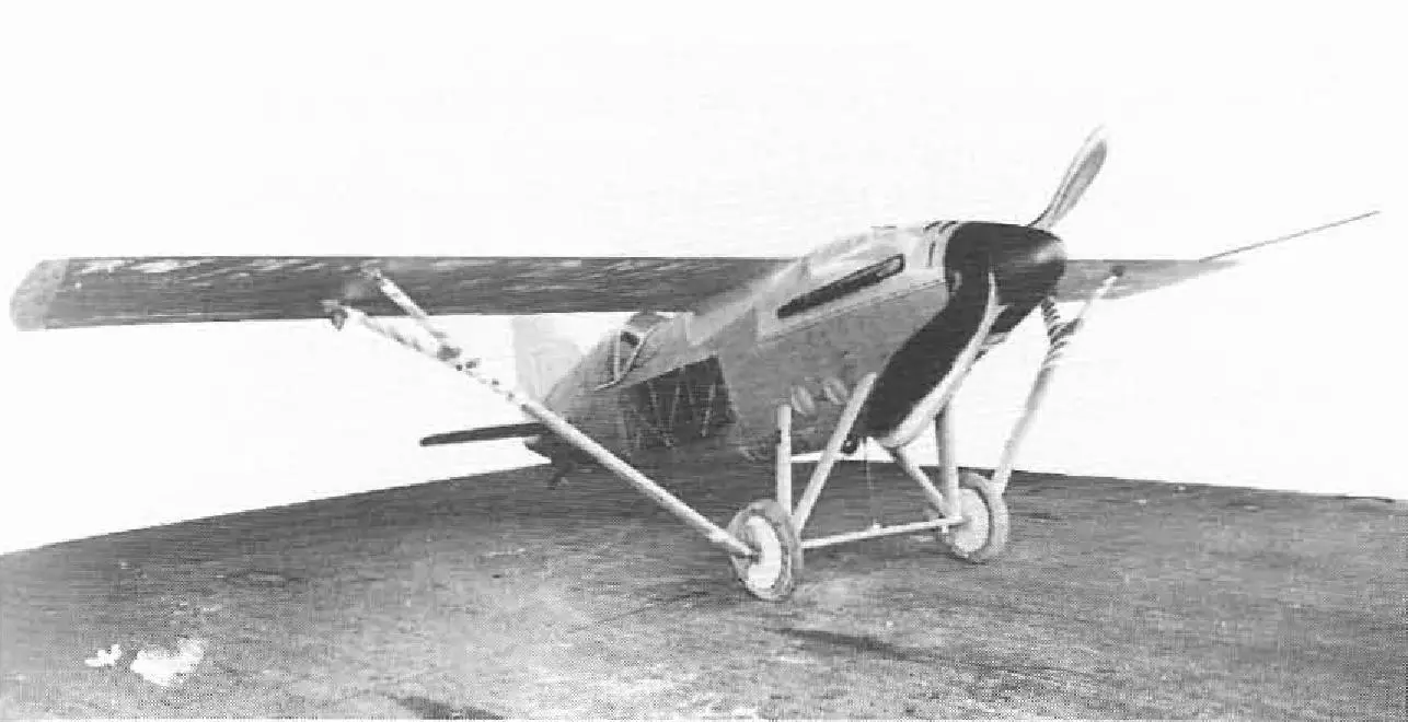 Balafirên pêşbaziyê yên Curtiss ji 1920-25. Modela Curtiss 22