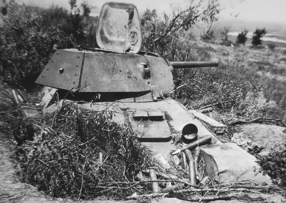 Neergehaald bij een T-34 schietpositie, zomer 1942