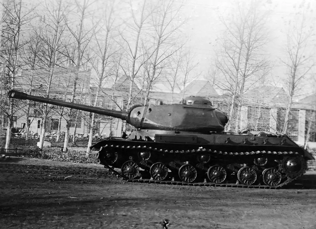 Ang bug-at nga tanke nga tanke 240, ang una, nakadawat sa analog sa Soviet sa Hapon nga Butang nga Komunikasyon sa mga tripulante