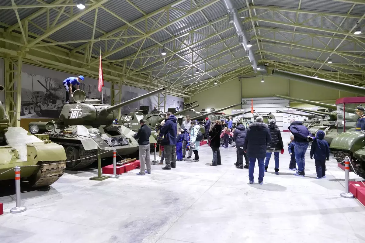 The placement of armored vehicles in the covered heated room has a lot of advantages, especially in winter