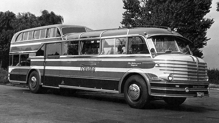 Der Bundesbussen. Halfarym otaglar