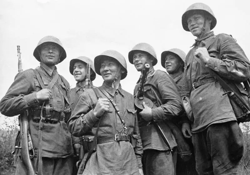 Rifles e substituílos. Características de re-equipos de infantería de grandes participantes na Segunda Guerra Mundial