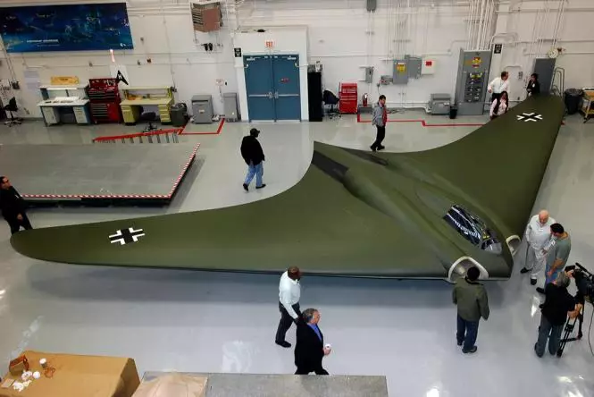 Hermann Goering y el ala invisible o el primer avión furtivo: Horten No-229. Alemania