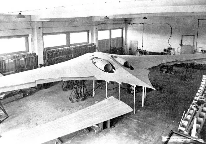 Hermann Goering y el ala invisible o el primer avión furtivo: Horten No-229. Alemania