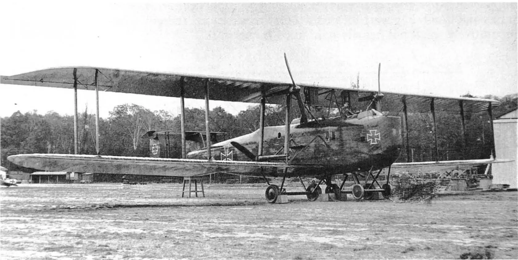 Zware bommenwerpers Deutsche Flugzeugwerke. Zware bommenwerper DFW R.II. Duitsland