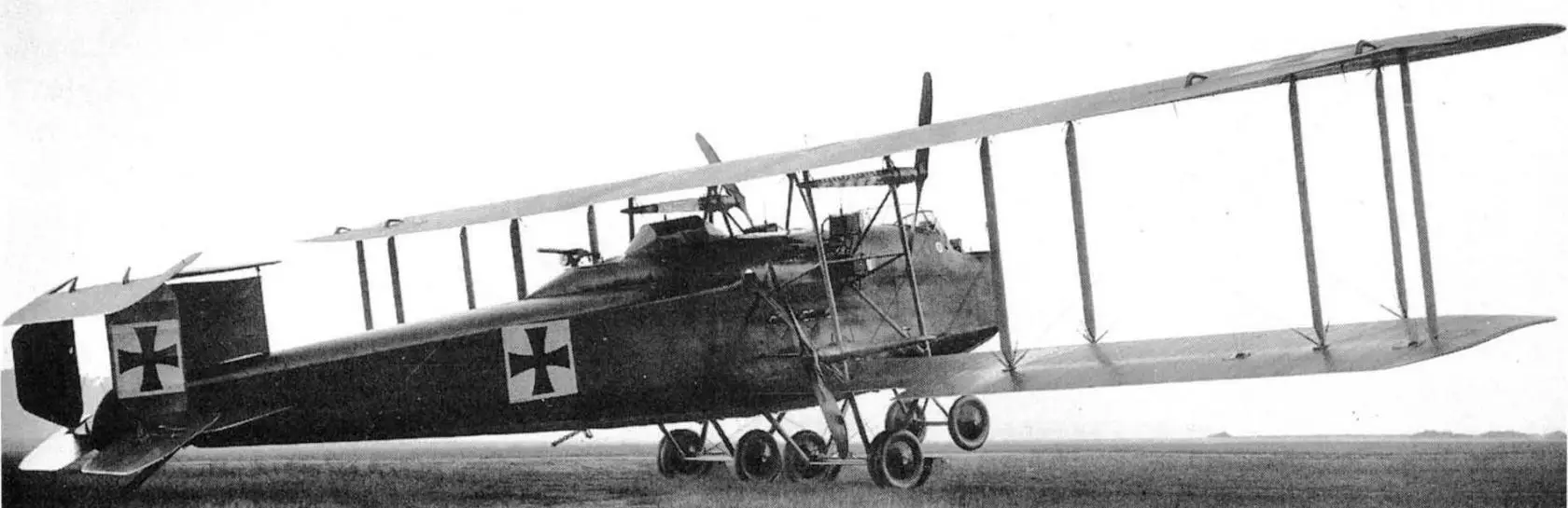 Ciężkie bombowce Deutsche Flugzeugwerke. Ciężki bombowiec DFW R.I. Niemcy