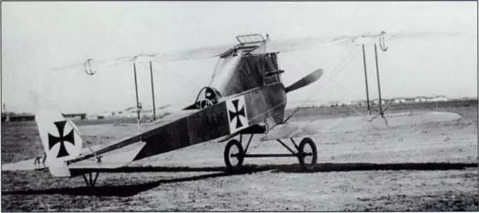 Lloyd (FJ) mpiady efa za-draharaha 40.05. Austro-hungary