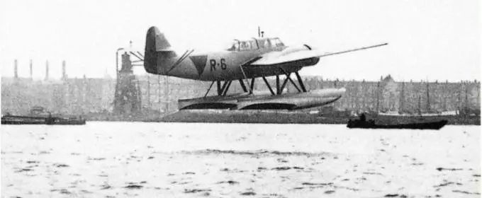 Pengebom torpedo terapung Fokker T-VIII W. Belanda Bahagian 1