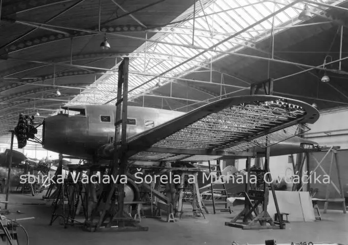 ປະສົບການເຮືອບິນໂດຍສານທີ່ມີປະສົບການ Avia Av 57. Czechoslovakia