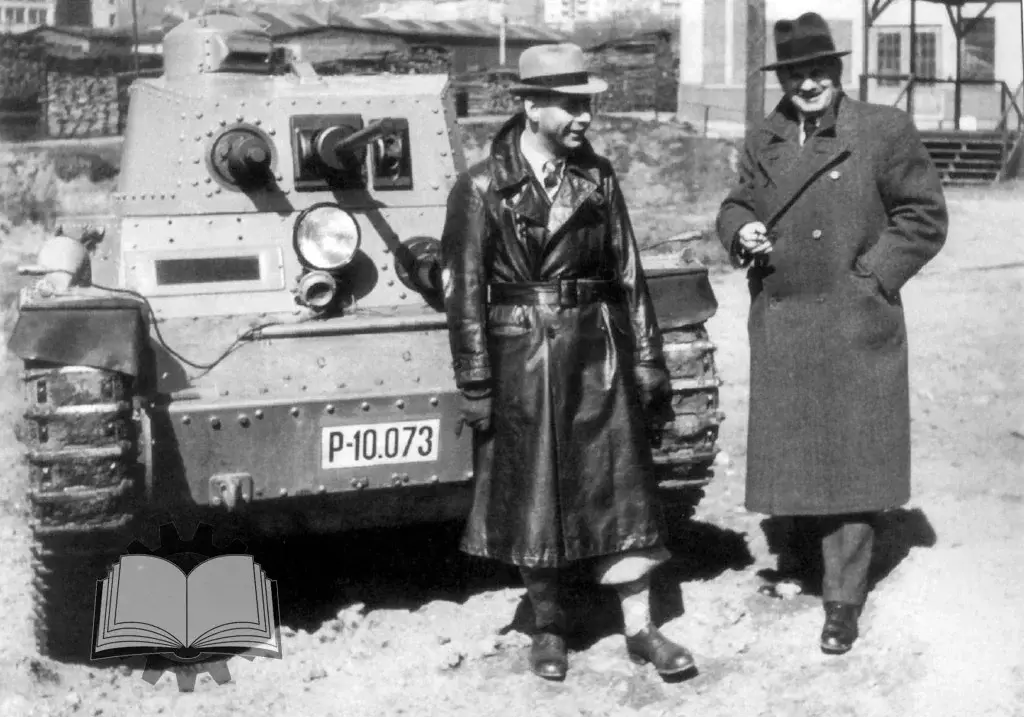 Ltl-H, மார்ச் 1938 இன் முதல் முன்மாதிரி பின்னணியில் கேப்டன் Konig