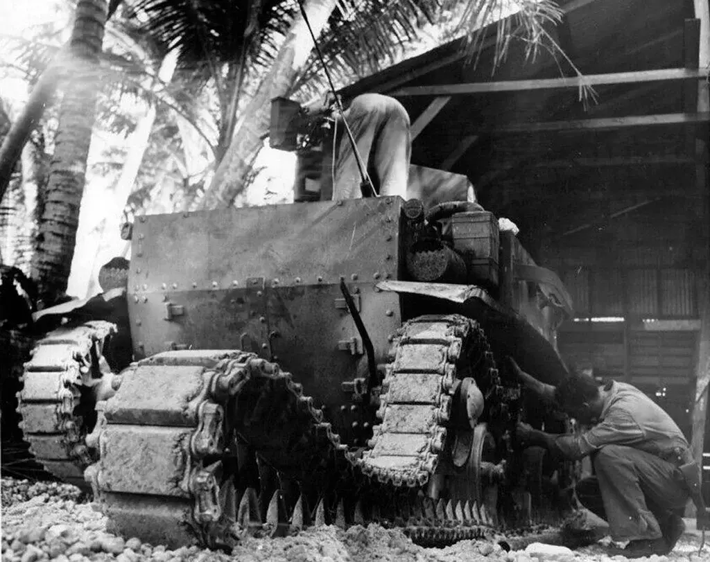 Ny serivisy eo anoloana ho an'ny Tank M2A4 dia maharitra hatramin'ny fiandohan'ny taona 1943