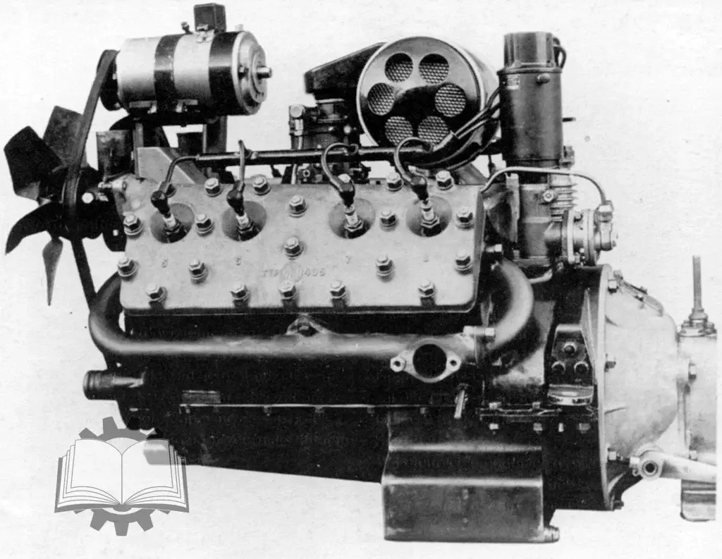 95-Snown Pzinż 425 мотор, кој беше ставен на резервоарот. Се покажа дека е еден од факторите за одложување на развојот.