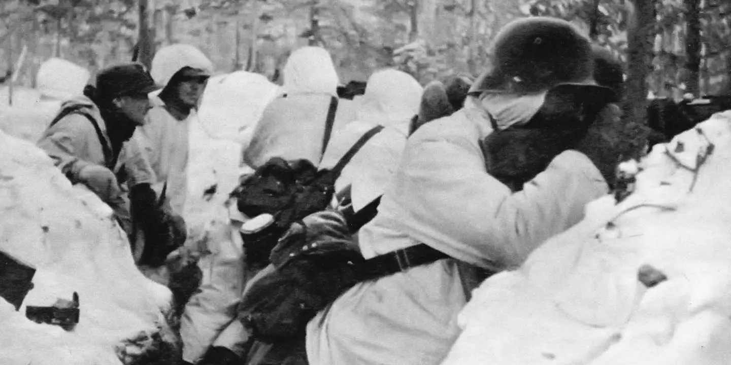 Somu karavīri ierakumos pie Suomussalmi, 1939. gada decembris