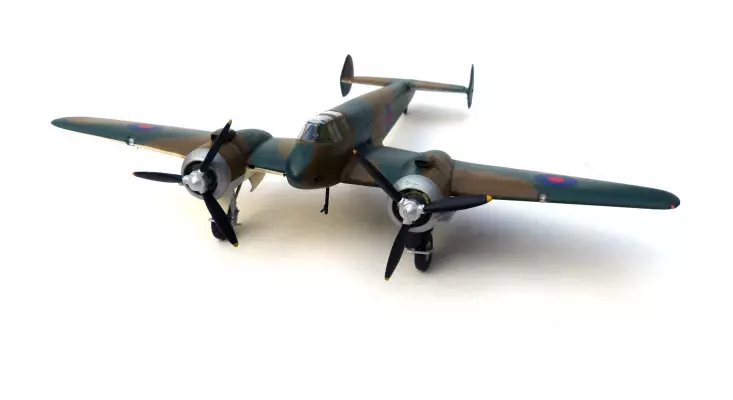 Izkušeni težki borec Gloster F.9 / 37. Združeno kraljestvo