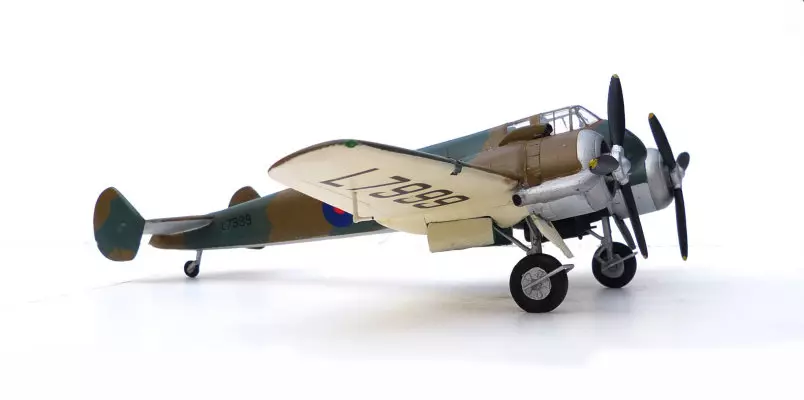 Tejribeli agyr söweşiji Gloster F.9 / 37. Angliýa