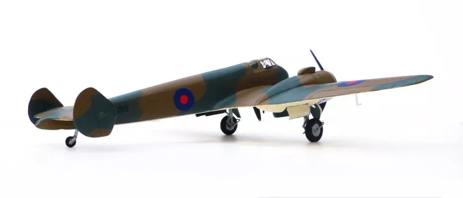 Mohlabani ea nang le boiphihlelo Gloster F.9 / 37. United Kingdom