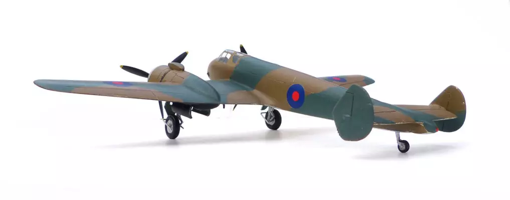 Mohlabani ea nang le boiphihlelo Gloster F.9 / 37. United Kingdom