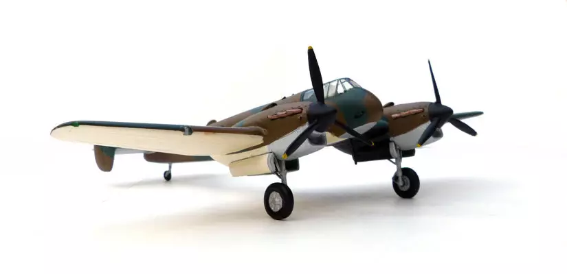 Máy bay chiến đấu hạng nặng giàu kinh nghiệm Gloster F.9 / 37. Vương quốc Anh