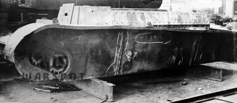 Casco T-46-3, verano de 1937. La aparición de este vehículo retrasó aún más la producción del T-46-1 en serie.
