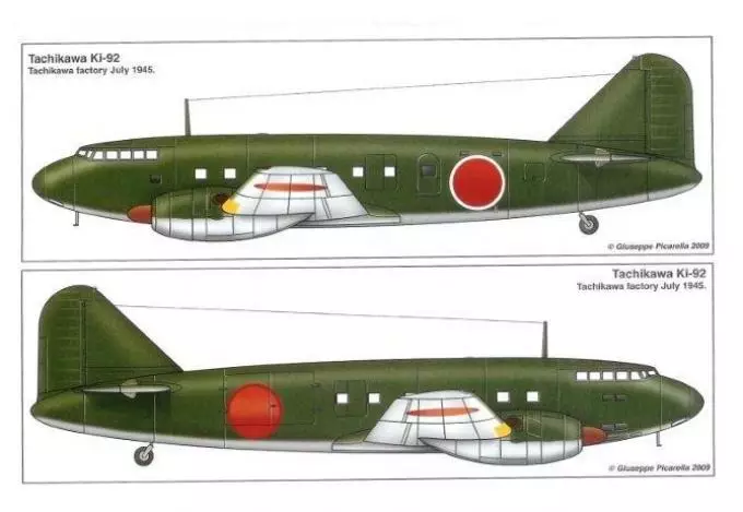 Kokenut pitkän kantaman sotilaskuljetuslentokone 航空 機 キ 92 (Tachikawa Ki-92). Japani