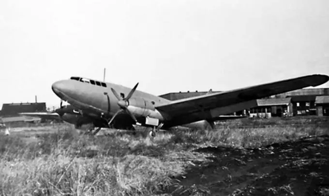 経験豊富な長距離軍用輸送機航空機キ92（立川Ki-92）。日本