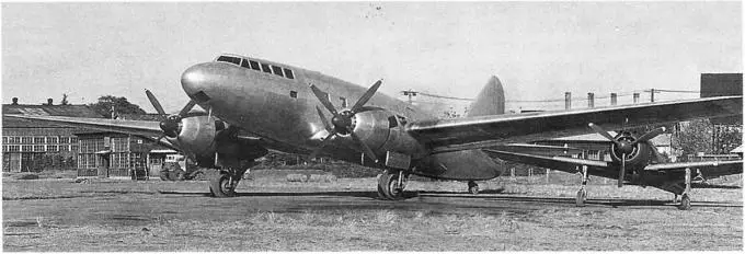 Doświadczony wojskowy samolot transportowy dalekiego zasięgu 航空 機 キ 92 (Tachikawa Ki-92). Japonia