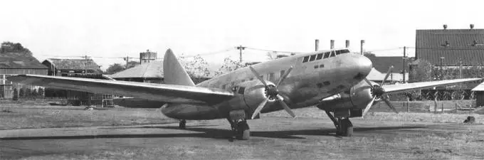 Experienced long-range military transport aircraft 航空 機 キ 92 (Tachikawa Ki-92). Japan